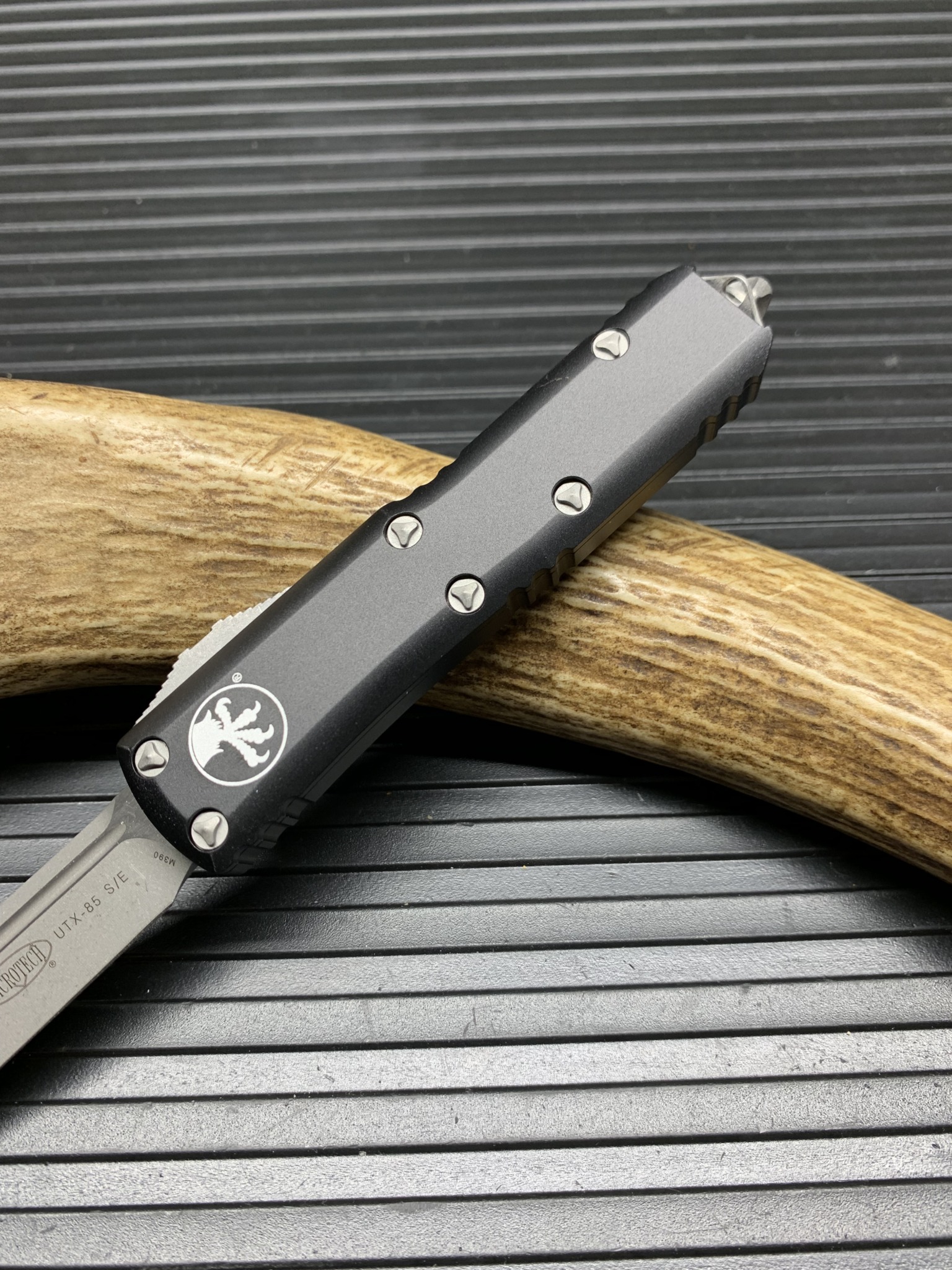 Microtech UTX-85 SE Black AP 231-10AP - LANTAC Knives